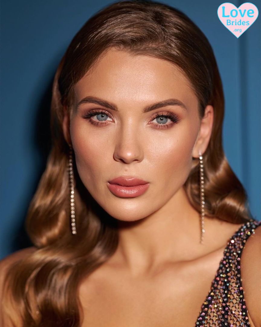 Italian Brides: Find Single Italian Women for Marriage